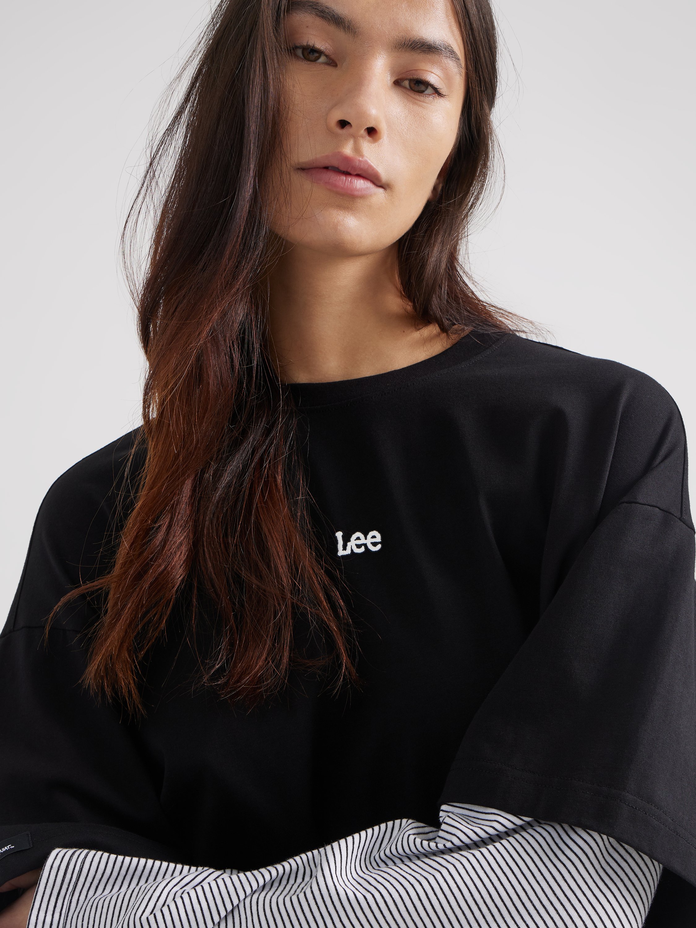 Lee Jeans® - Camiseta gráfica de manga larga Lee® x Basquiat™ para mujer